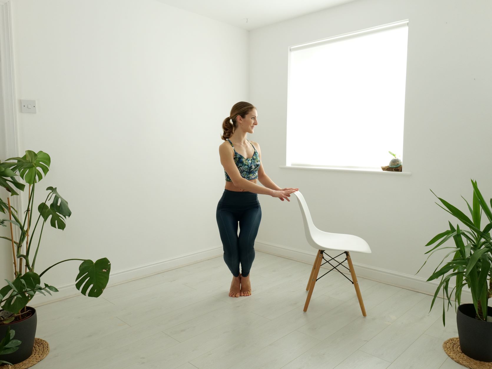 Barre workout at home: 5 best exercises for beginners - Women's Fitness